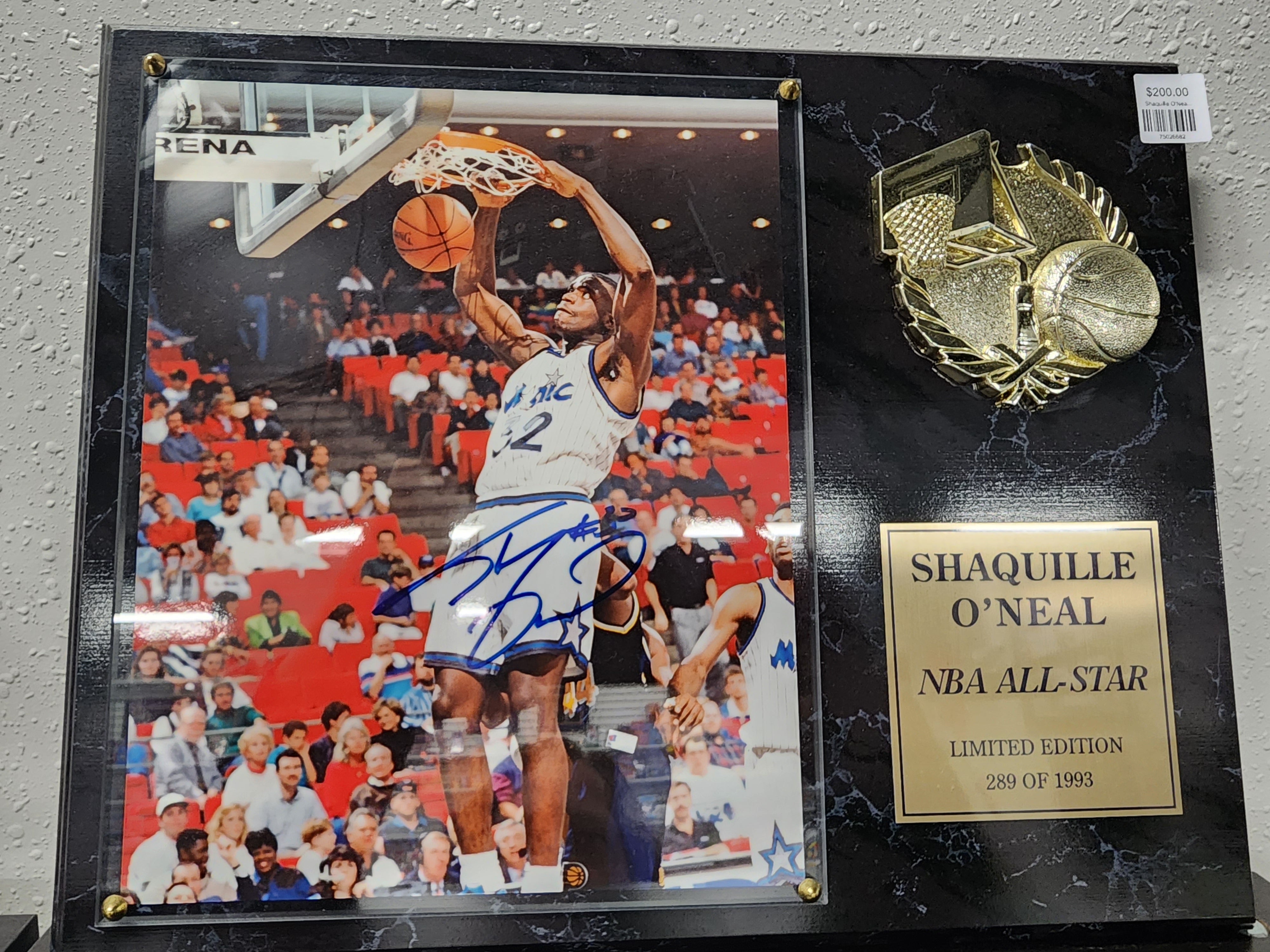 Shaquille O'Neal Signed dunking picture – The Sports Shaq